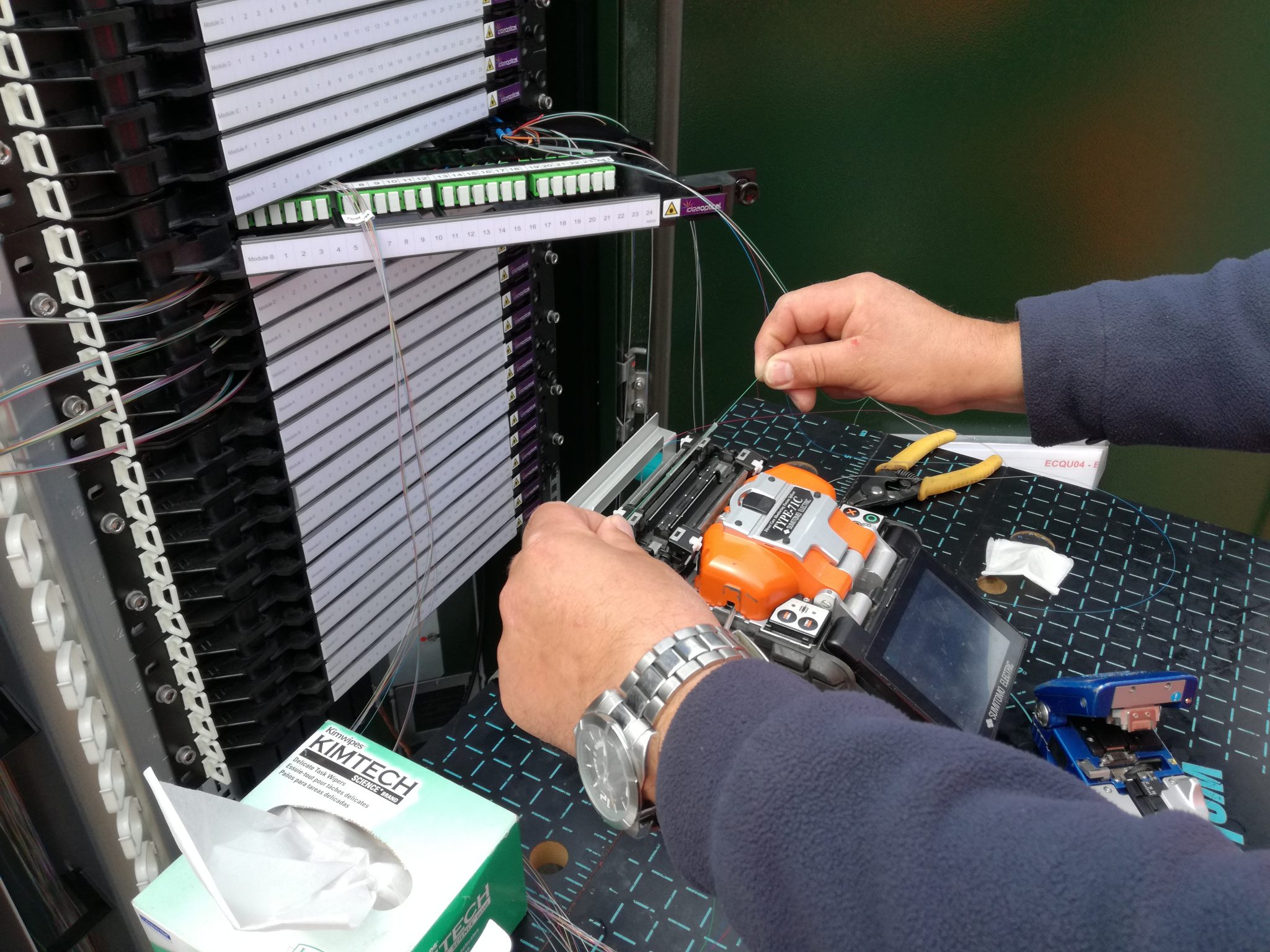 Qui Sommes-Nous ? – OptiCom